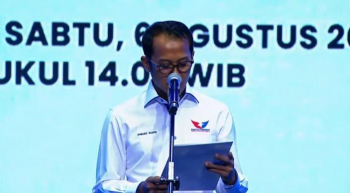 Ahmad Rofiq Bacakan SK Pengangkatan TGB sebagai Ketua Harian Nasional ...