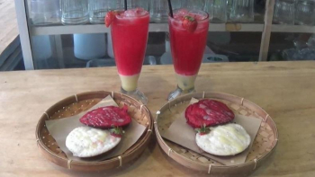 Sambut 17 Agustus, Yuk Cobain Uniknya Wisata Kuliner Serabi Merah Putih ...