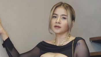 Pesona Seksi Kartika Wijaksana Istri Uus, Hot Mama yang Jarang Terekspos | News+ on RCTI+