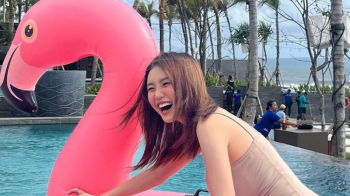 3 Potret Anastasya Khosasih Pakai Swimsuit, Seru-seruan di Kolam Renang Bikin Netizen Resah ...