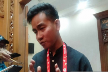 Murka! Gibran Kaitkan Pelemparan Bus Persis Solo dengan Kanjuruhan | News+ on RCTI+