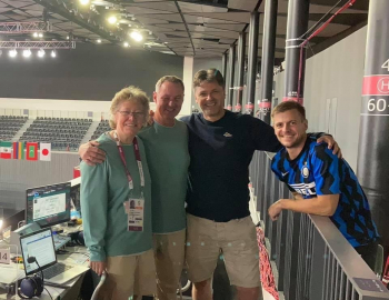 Mengenal Oma Gill, sang Komentator Legendaris Bulu Tangkis Miliki ...