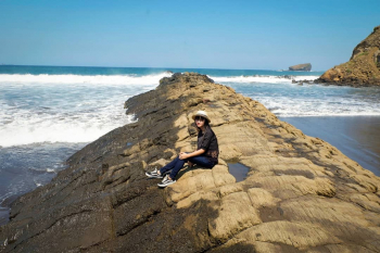 Berawal dari Kisah Naga Raksasa, Begini Asal-usul Nama Pantai Watu Ulo ...