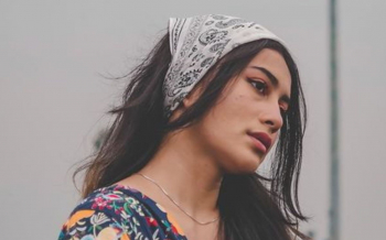 6 Potret Sintya Marisca, Si Cantik yang Kepalanya Diusap Gading Marten ...